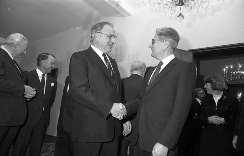 Wende in Bonn: Helmut Kohl wird neuer Kanzler - Deutschland im Jahr ...