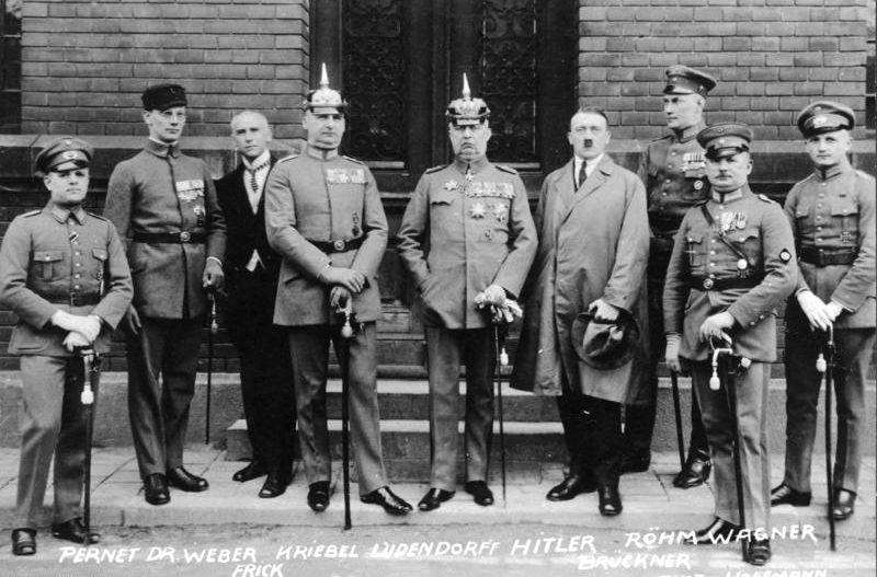 Hitlers Putschversuch in München - Hitlerputsch - 1923 - Zeitstrahl ...